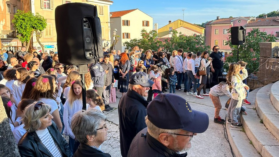 FOTOGALERIJA | Na Torionu svečano otvorena Labina!